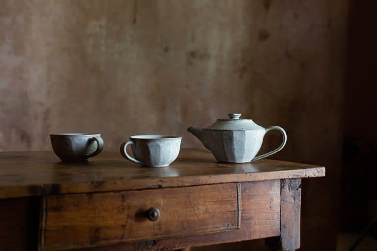 Sophie Moran - How to make a faceted cup. - The Ceramic School