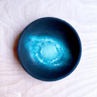 Amy Rae Hill - How to paint a space teapot - The Ceramic School