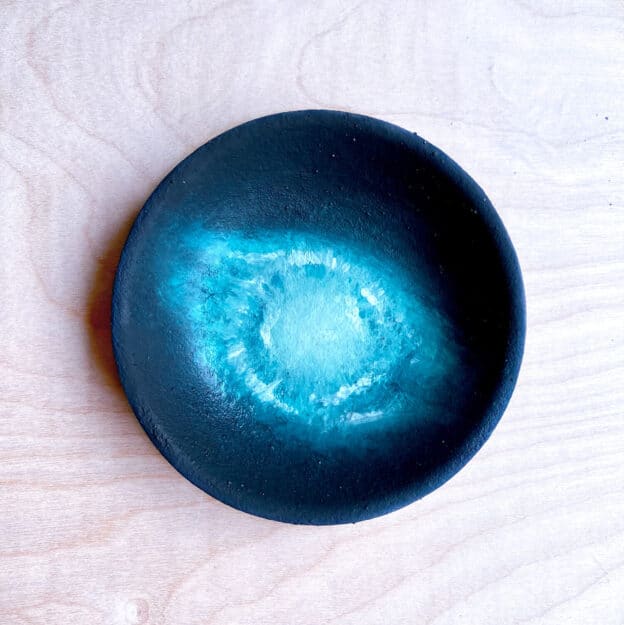 Amy Rae Hill - How to paint a space teapot - The Ceramic School