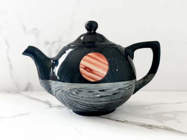 Amy Rae Hill - How to paint a space teapot - The Ceramic School