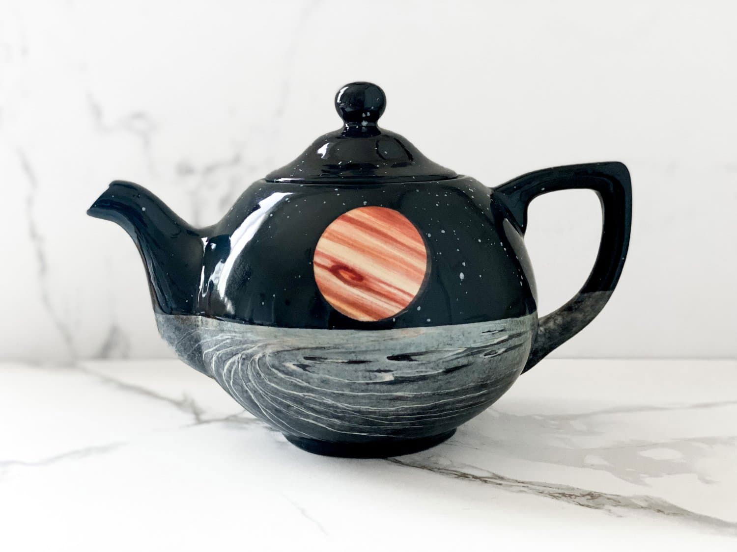 Amy Rae Hill - How to paint a space teapot - The Ceramic School