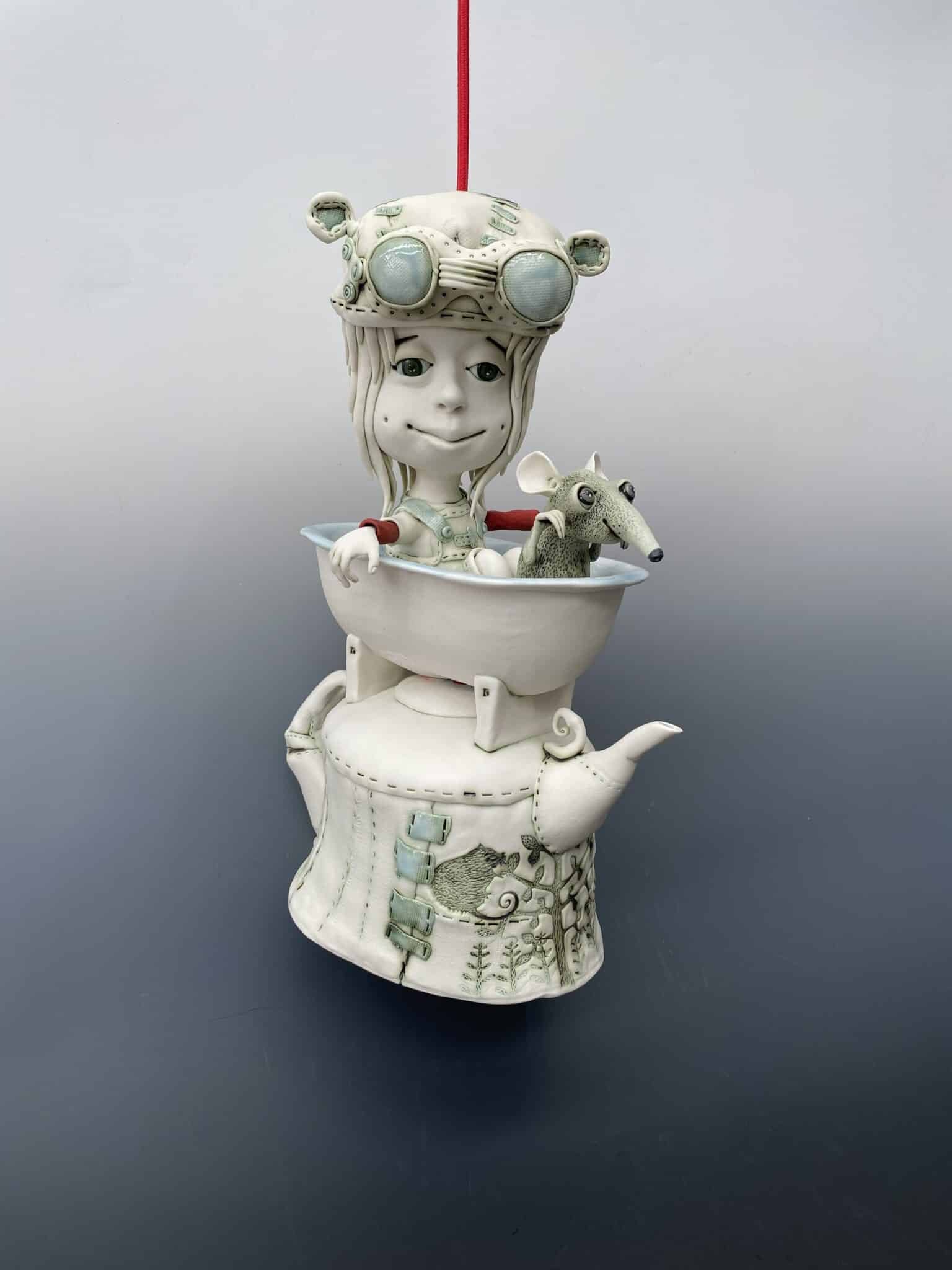 Fleur Schell - How to build a Porcelain Teapot - The Ceramic School